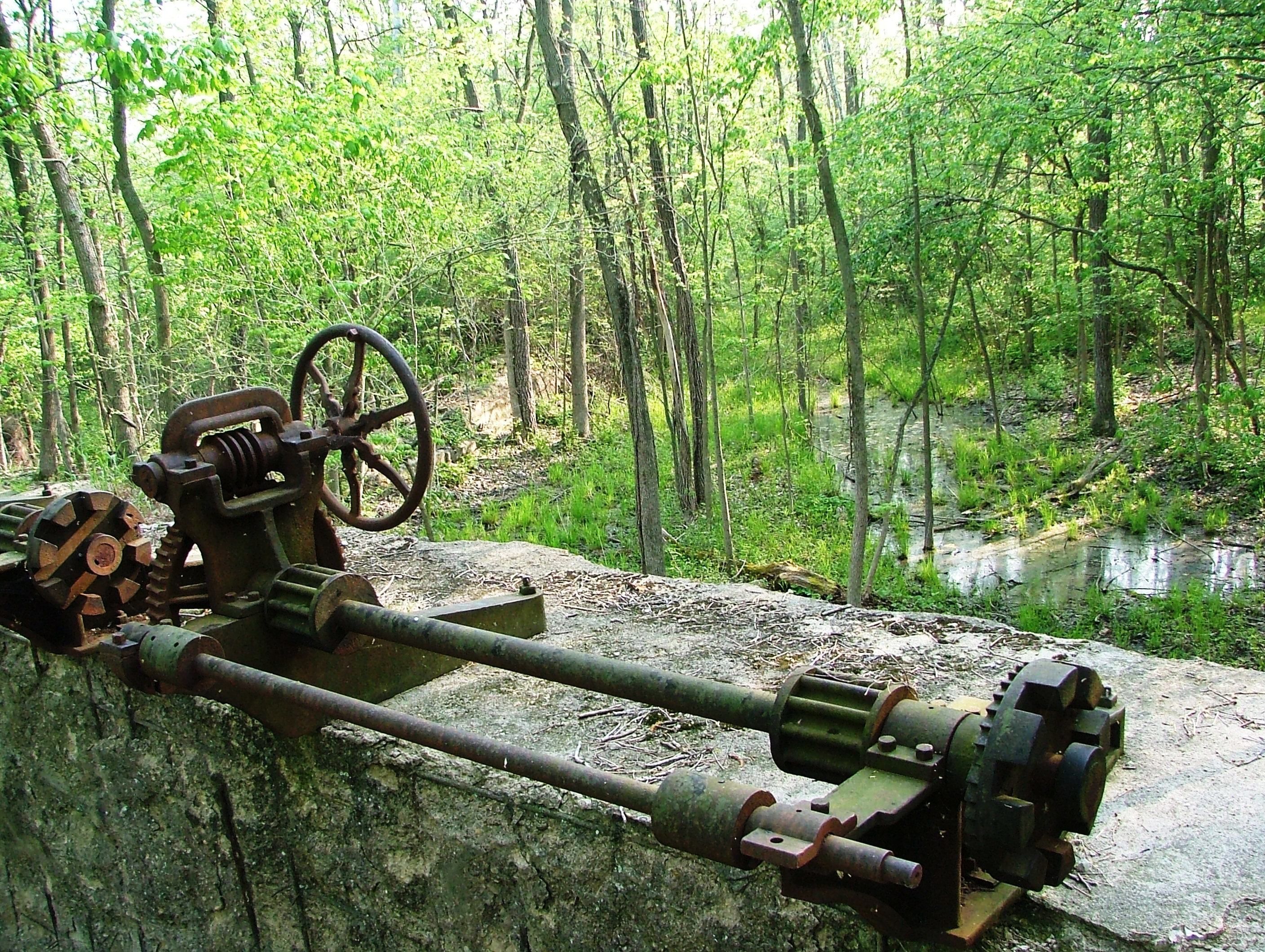 Sluice Gate & Overlook - Points of Interest - OuterSpatial